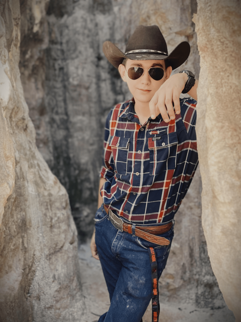 Tyler Esposito - Andes-Straley